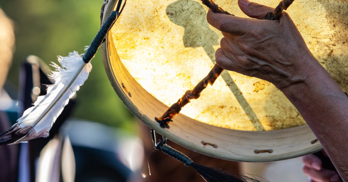 Vrouwen drumcirkel bij BloteVoetenPark Brunssum